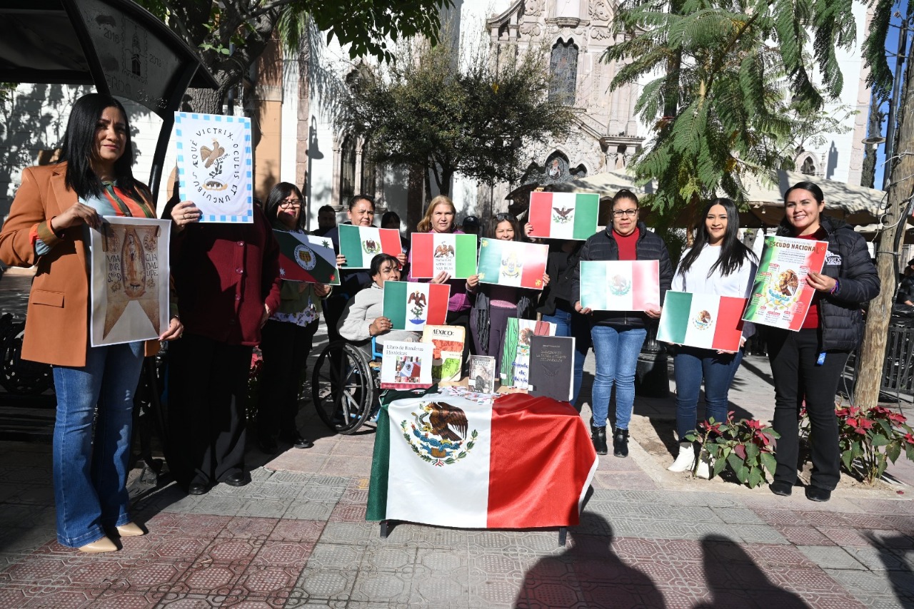 En el marco del Día de la Bandera mexicana, promueven la lectura en ...