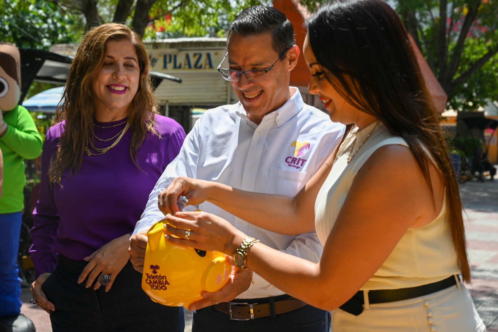 Encabeza alcaldesa de Lerdo boteo CRIT Teletón 2025 - Durango PRESS