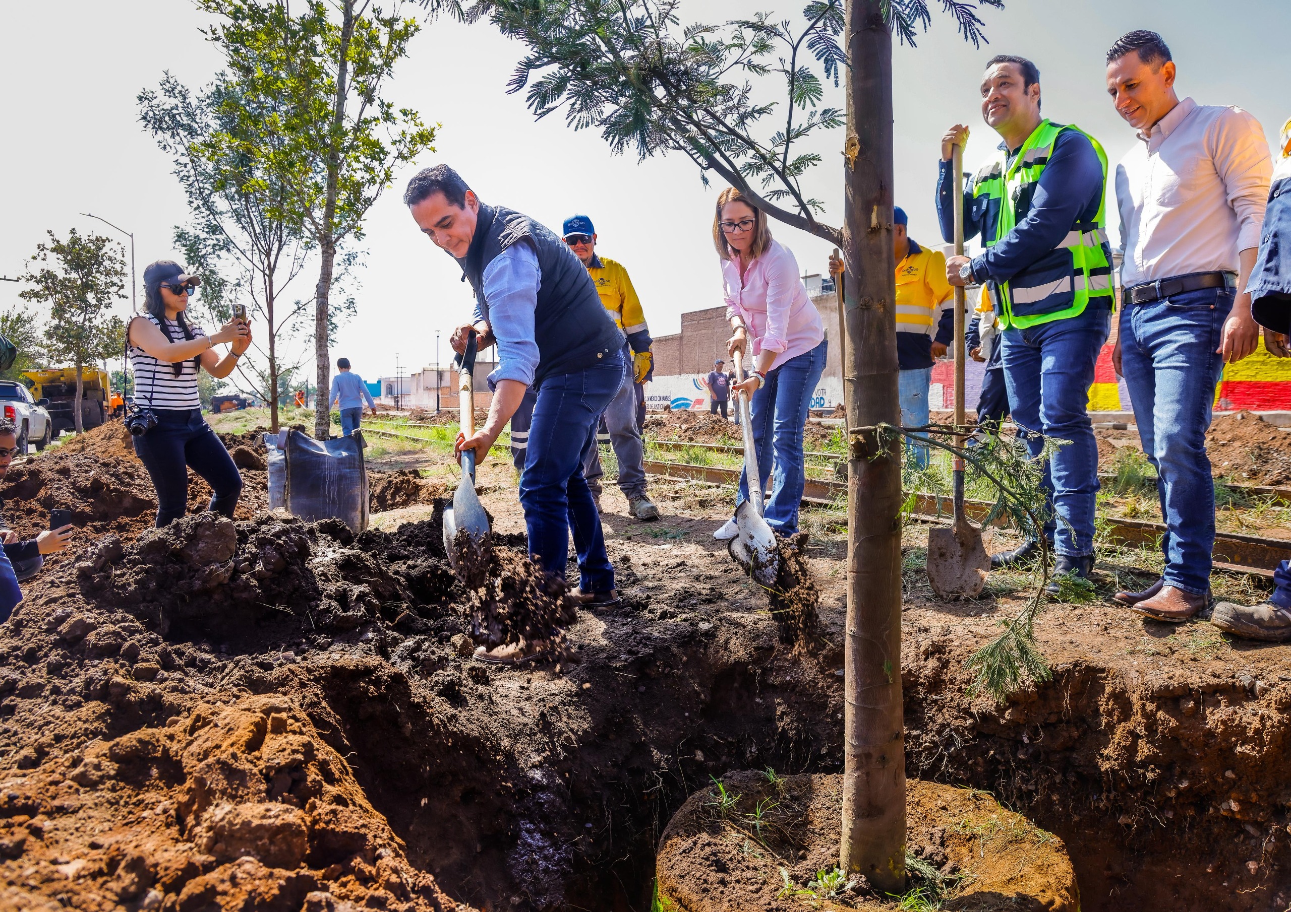Plantamos más de 300 árboles en el Parque Lineal: Toño Ochoa - Durango ...
