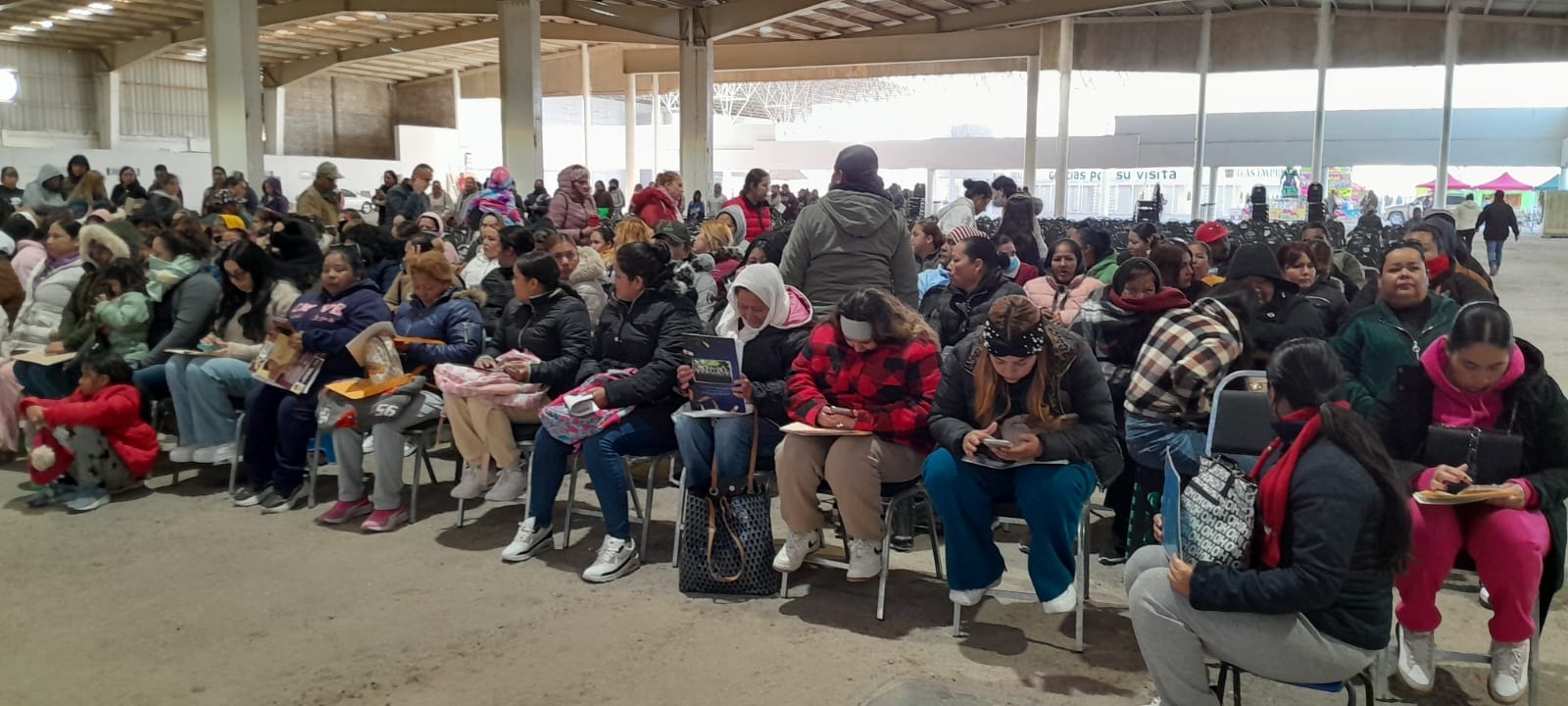 Entregan en Durango tarjetas de la Beca Rita Cetina para estudiantes de ...